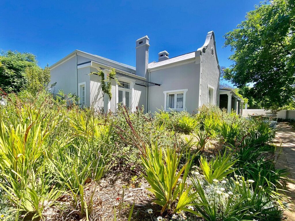 BANHOEK CORNER | Gallery